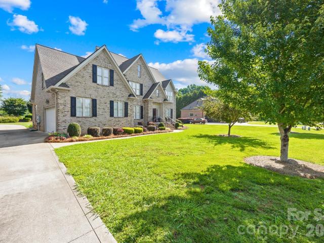 105 Mandarin Drive