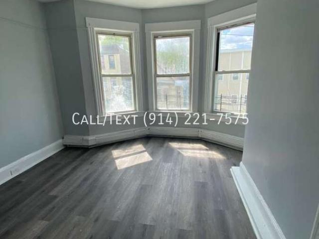 105 Maple St Yonkers, NY 10705
