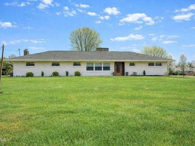 105 McTeer Dr, Kingsport, TN 37663