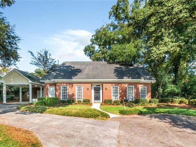 105 McHugh Ln, Mobile, AL 36608