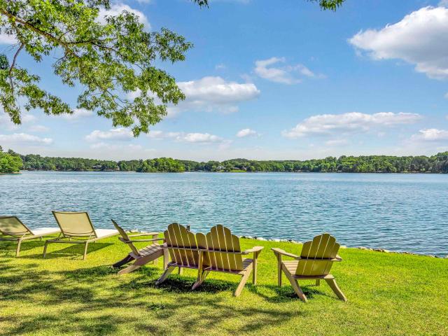 105 Meadowcrest Drive