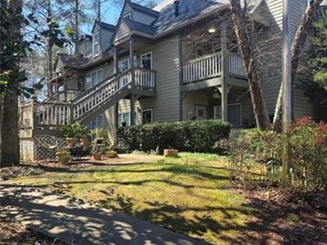 105 Mill Pond Ct SE, Smyrna, GA 30082