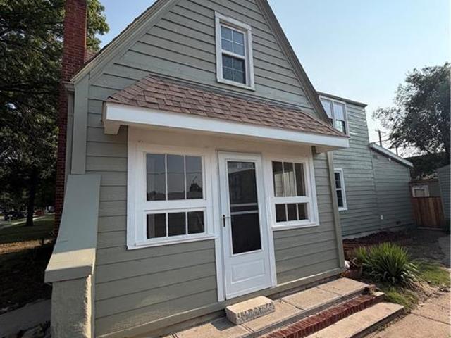 105 N 27 Street