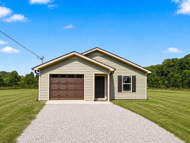 105 N B St, Hillsboro, TN 37342