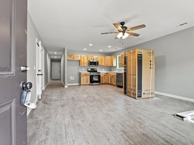 105 N B St
