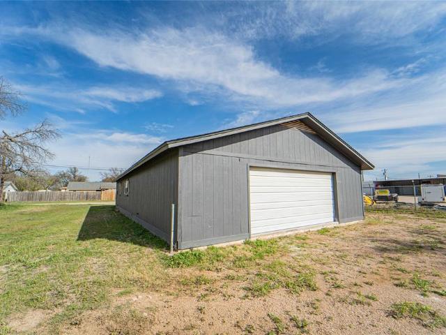 105 N Dairy, Breckenridge, TX 76424 | MLS #21200 | Compass