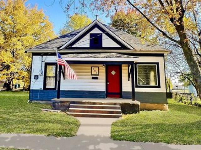 105 N Elm St, Monett, MO 65708