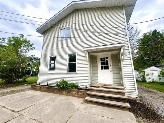 105 N George St, Decatur, MI 49045