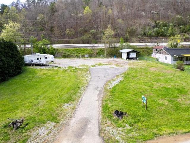 105 N Heritage St, Jenkins, KY 41537