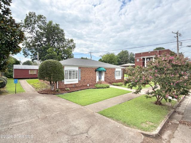 105 N Hickory