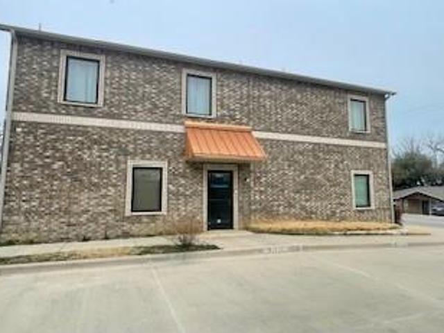 105 N Lakeview Drive