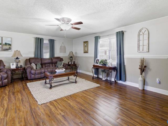 105 N North Maple Street