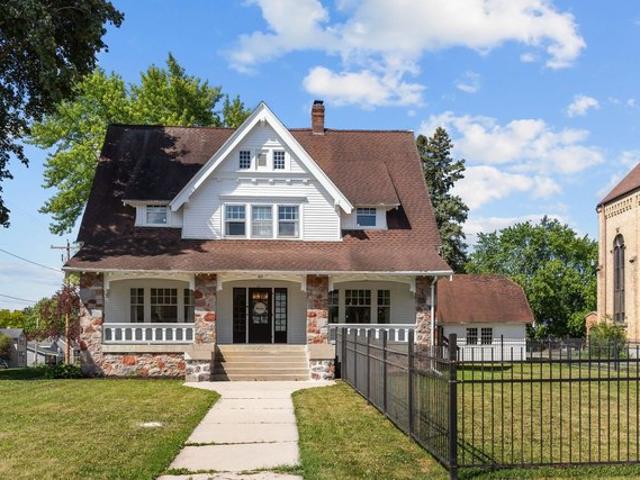 105 N State St, Chilton, WI 53014