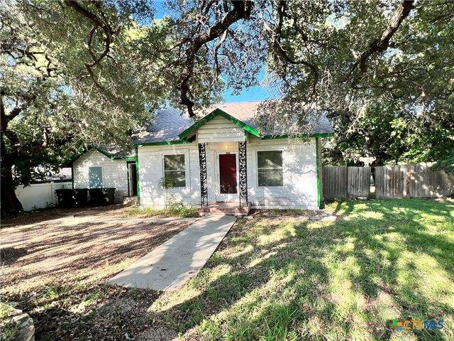 105 N Summer St, Lampasas, TX 76550
