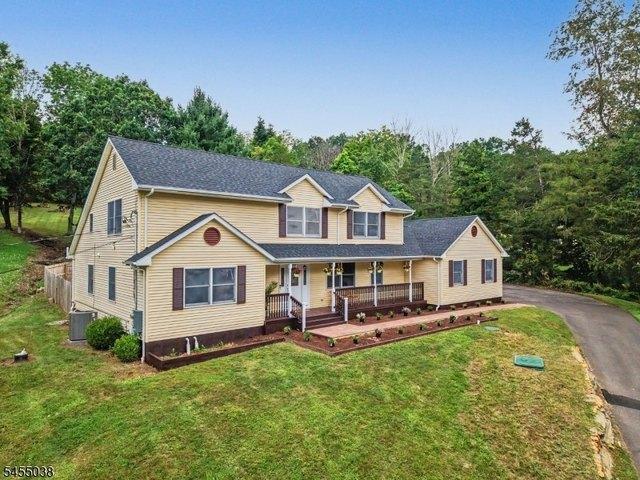 105 Nightingale Rd, Hope, NJ 07825