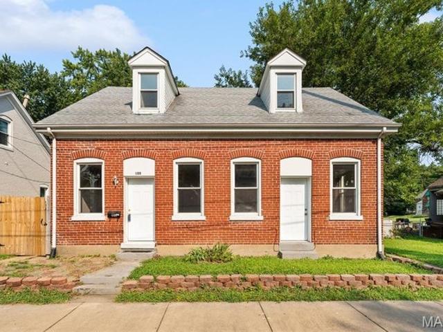 105 S 8th St, Belleville, IL 62220