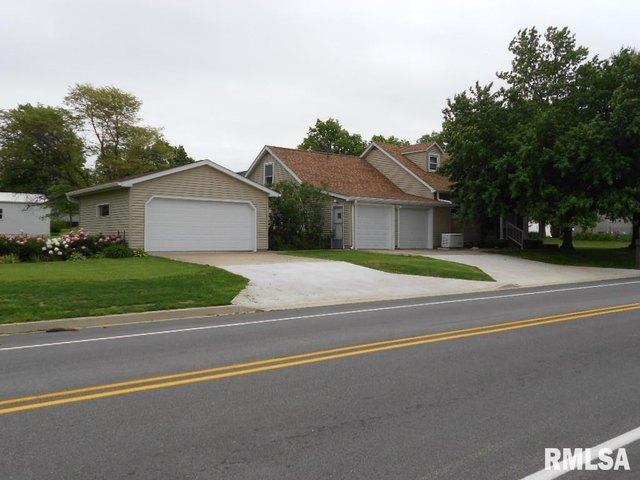 105 S Main St, Roanoke, IL 61561