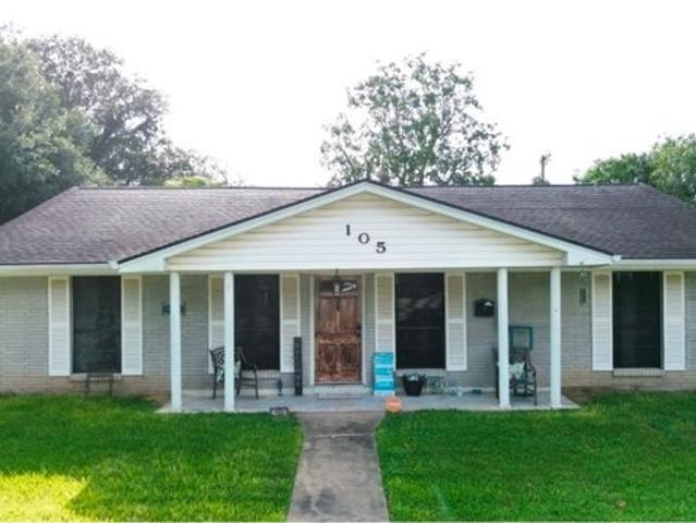 105 S Ringgold St, West Columbia, TX 77486
