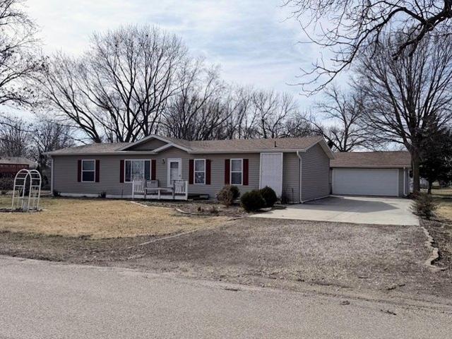 105 S Rumsey St, Everly, IA 51338