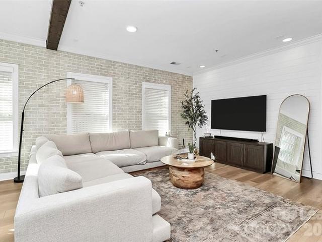 105 S Summit Ave, Charlotte, NC 28208