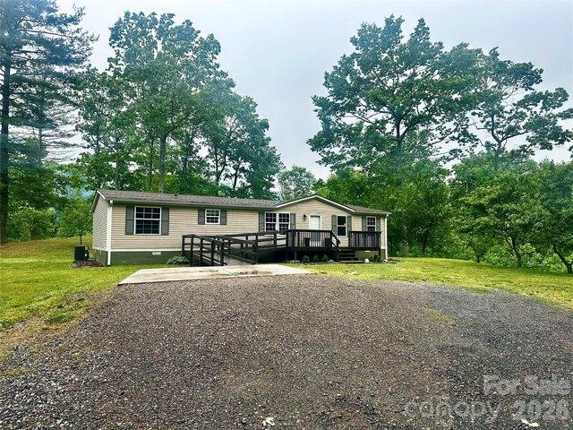 105 Satinwood Dr, Burnsville, NC 28714