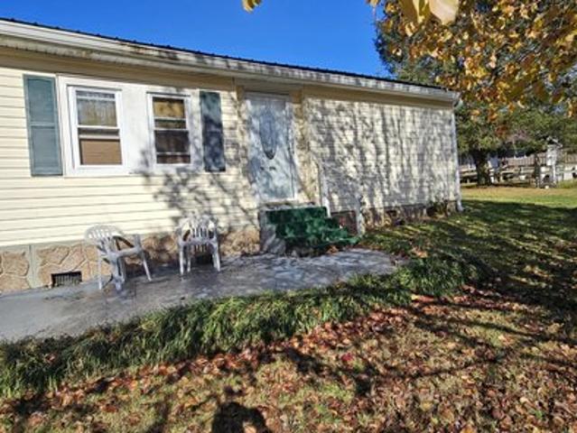 105 Samps Hollow Rd, Elizabethton, TN 37643