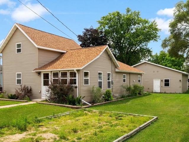 105 Sanborn St, Pardeeville, WI 53954