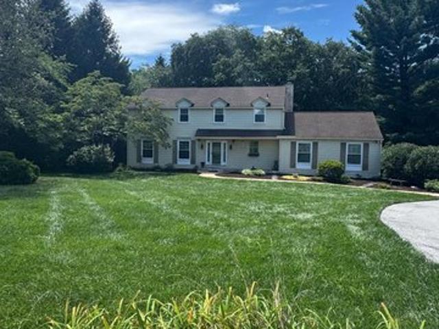 105 Scotts Glen Rd, Lincoln University, PA 19352