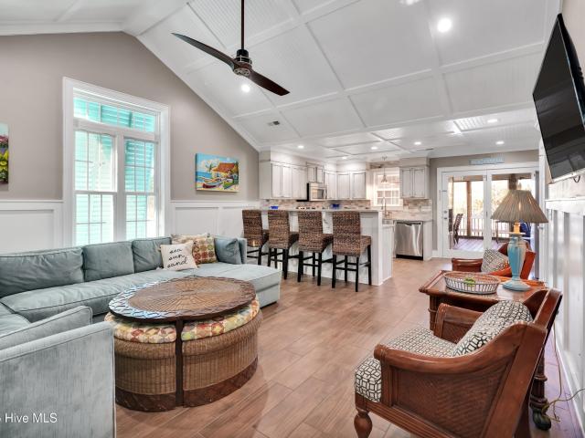 105 SE 37th Street