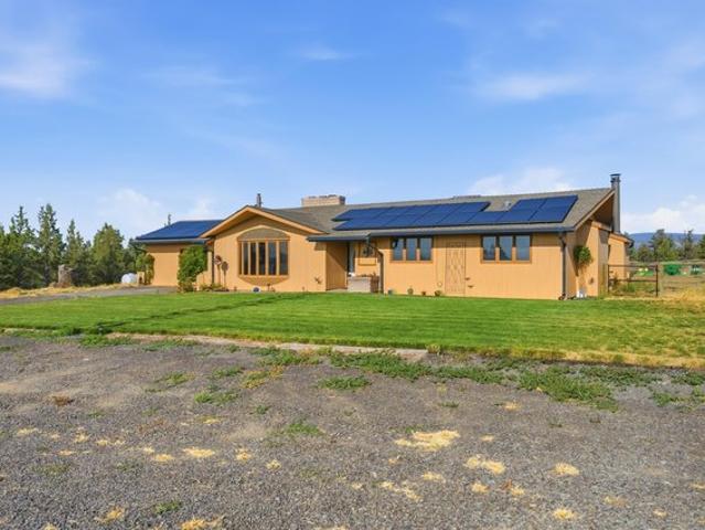105 SE Barber Rd, Madras, OR 97741