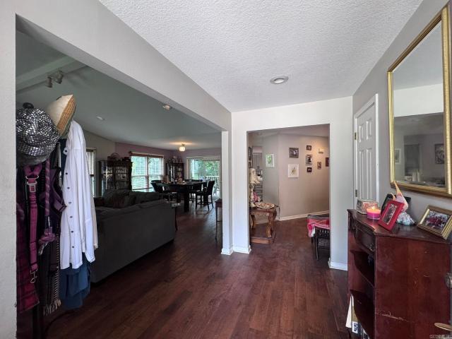 105 Secluded Court