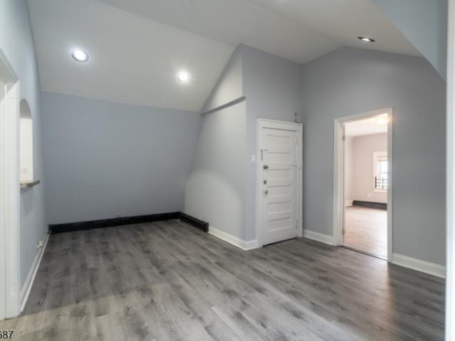 105 Shepard Ave, Apt 3 #
