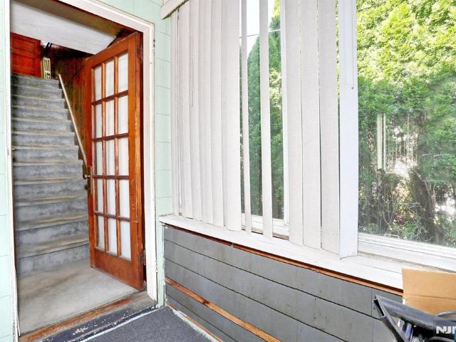 105 Sherwood Avenue