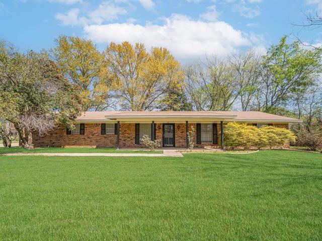 105 Sherwood Dr, Longview, TX 75605