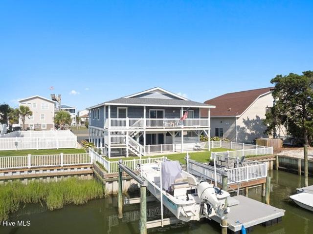 105 Starfish Dr, Holden Beach, NC 28462