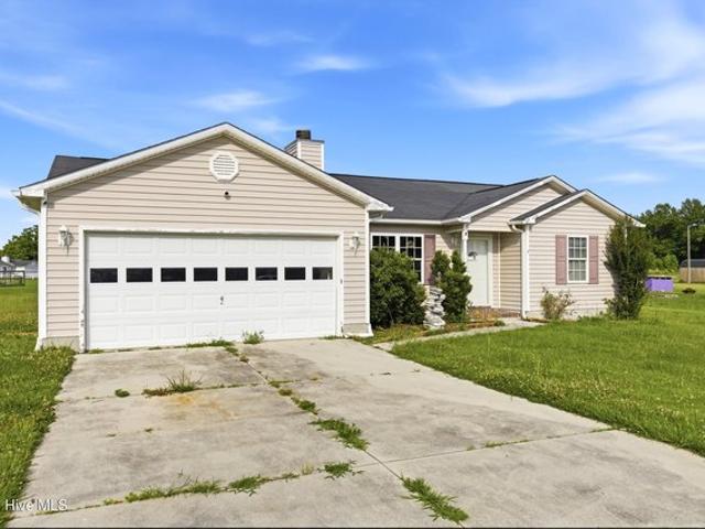 105 Starkys Creek Ct, Maysville, NC 28555