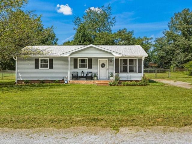 105 Stone Dr, Wellford, SC 29385