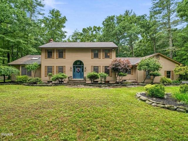 105 Stonehedge Ln, Milford, PA 18337