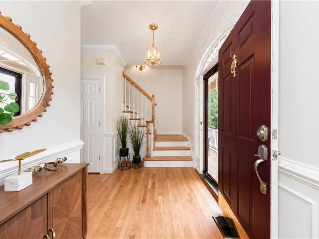 105 Stratton