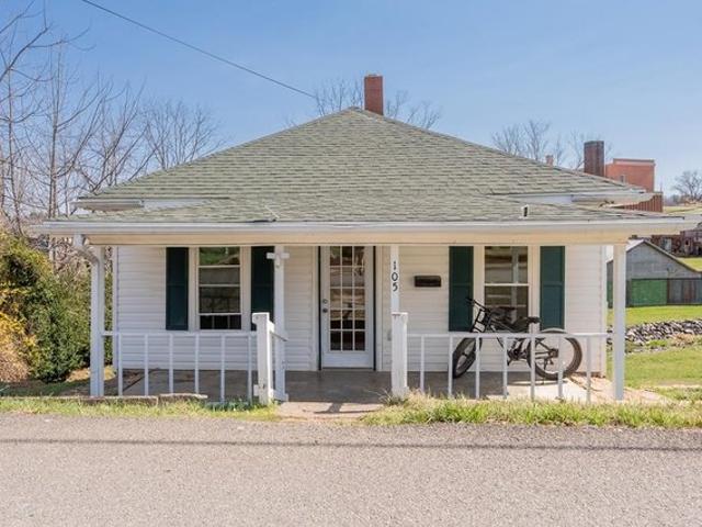 105 Swanson St, Galax, VA 24333