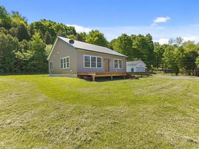 105 Sweeney Farm Rd, Georgia, VT 05478