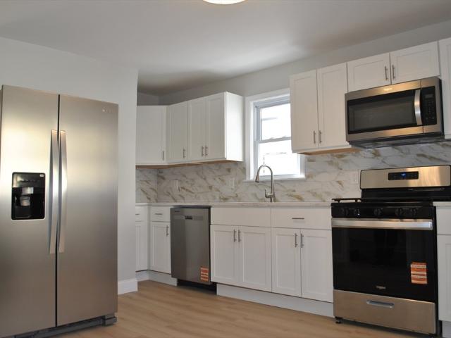 105 Sycamore St, New Bedford, MA 02740 | MLS #73464 | Compass