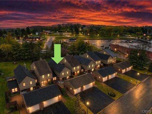 105 Patio Dr, Endwell, NY 13760