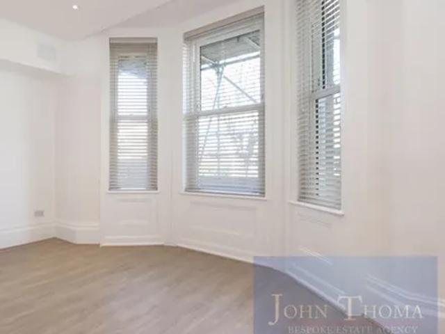 105 Palmerston Road, Buckhurst Hill, IG9 5NJ, United Kingdom | 2 bed apartment for rent #167447787 | Rentberry