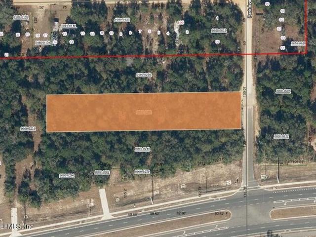 105 Park Ave, Interlachen, FL 32148
