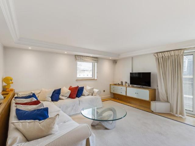 105 Park Road London NW8 2 bed apartment to rent £3,650 pcm £842 pw