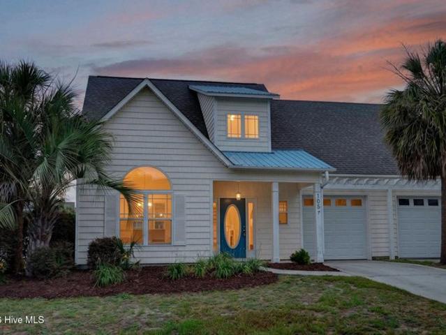 105 Phoebee Ct, Hampstead, NC 28443