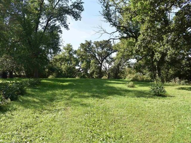 105 Pierce St, Iowa Falls, IA 50126