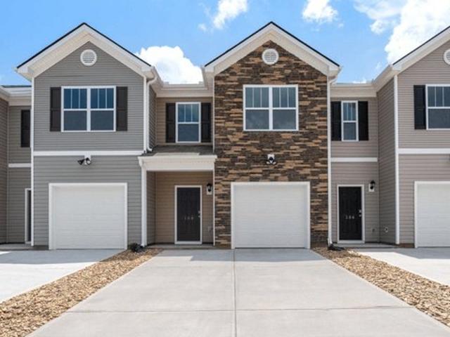 105 Pleasant Woods Trl, Greenville, SC 29605
