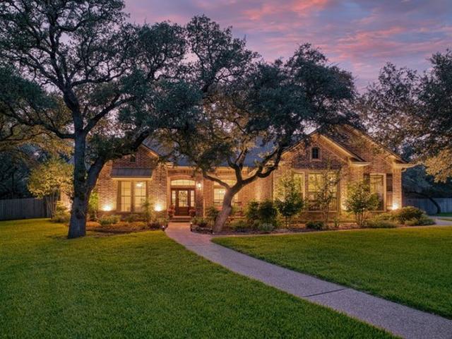 105 Royal Springs Ln, Crawford, TX 76638